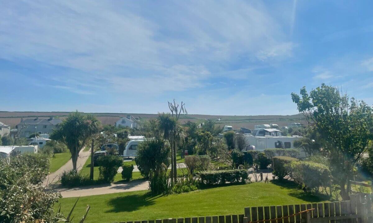 Cornwall’s Most Scenic Campsites: Wake Up to Stunning Views - CornishStuff