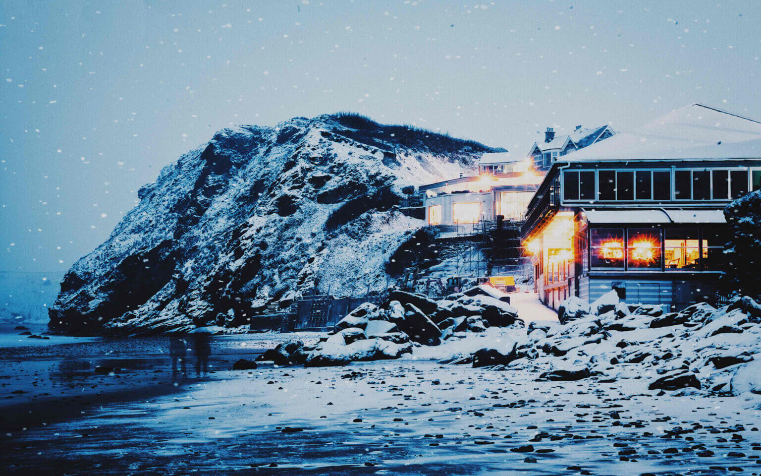 Cornwall’s First Beachside Ice Rink to Open at Watergate Bay This ...